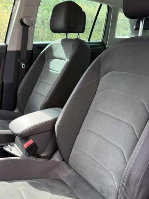Grey Volkswagen Tiguan 2020 in Vilnius, with an engine capacity of 2.00 L and mileage of 265 thousand km for 13800 €, photo 12 on AUTOMOTO.COM.LV