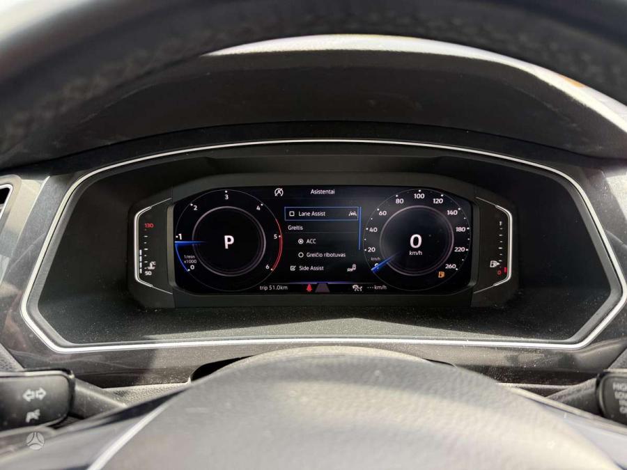 Grey Volkswagen Tiguan 2020 in Vilnius, with an engine capacity of 2.00 L and mileage of 265 thousand km for 13800 €, photo 13 on AUTOMOTO.COM.LV
