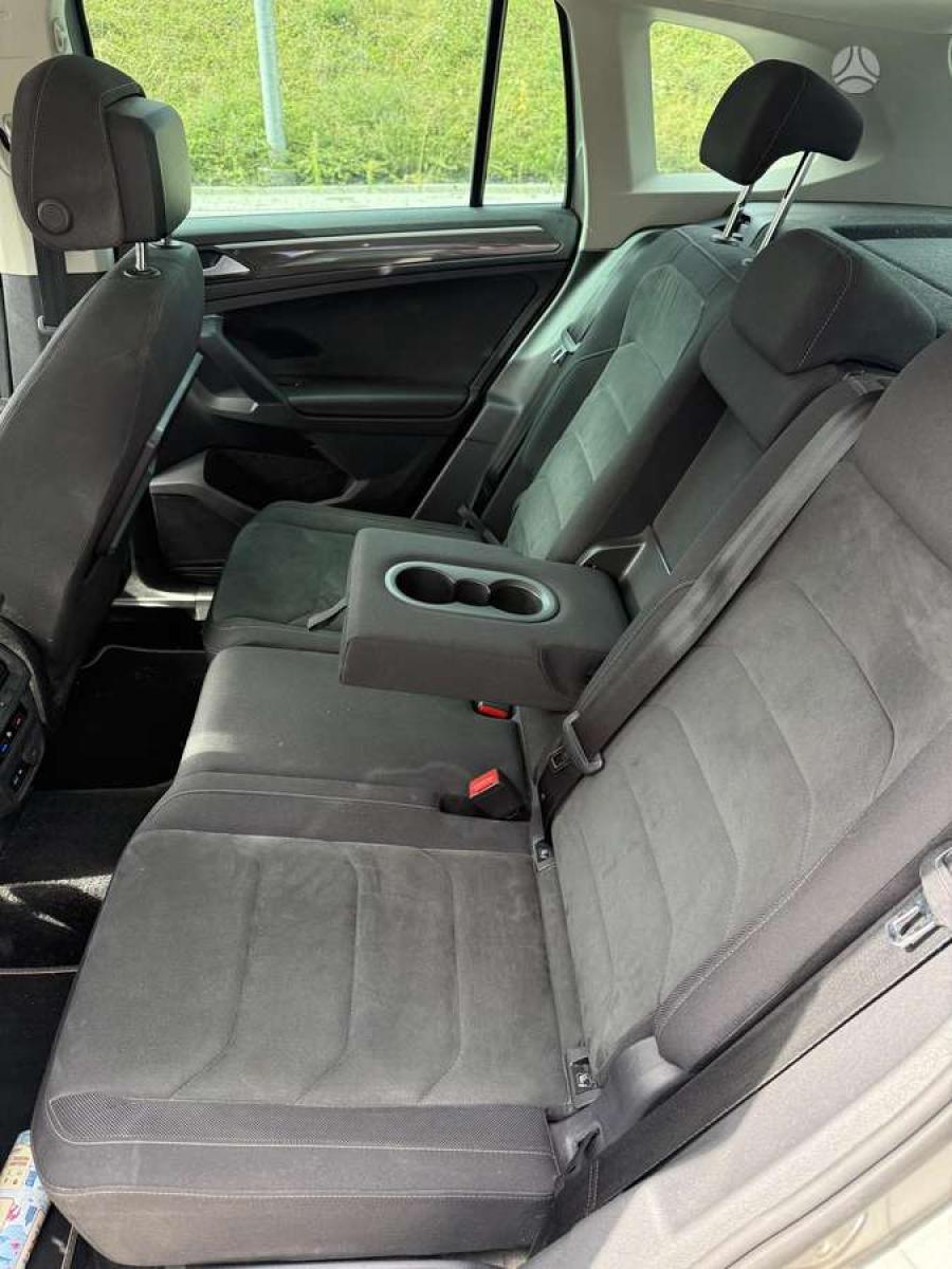 Grey Volkswagen Tiguan 2020 in Vilnius, with an engine capacity of 2.00 L and mileage of 265 thousand km for 13800 €, photo 14 on AUTOMOTO.COM.LV