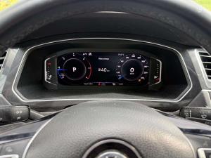 Grey Volkswagen Tiguan 2020 in Vilnius, with an engine capacity of 2.00 L and mileage of 265 thousand km for 13800 €, photo 15 on AUTOMOTO.COM.LV