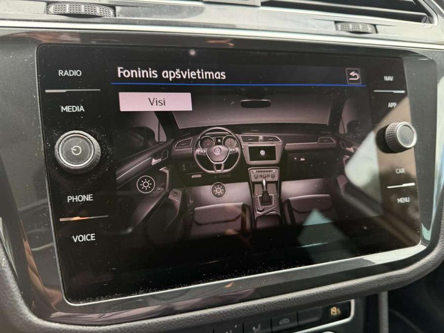 Grey Volkswagen Tiguan 2020 in Vilnius, with an engine capacity of 2.00 L and mileage of 265 thousand km for 13800 €, photo 20 on AUTOMOTO.COM.LV