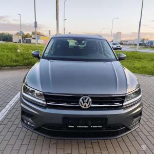 Grey Volkswagen Tiguan 2020 in Utena, with an engine capacity of 1.50 L and mileage of 198 thousand km for 15900 €, photo 3 on AUTOMOTO.COM.LV