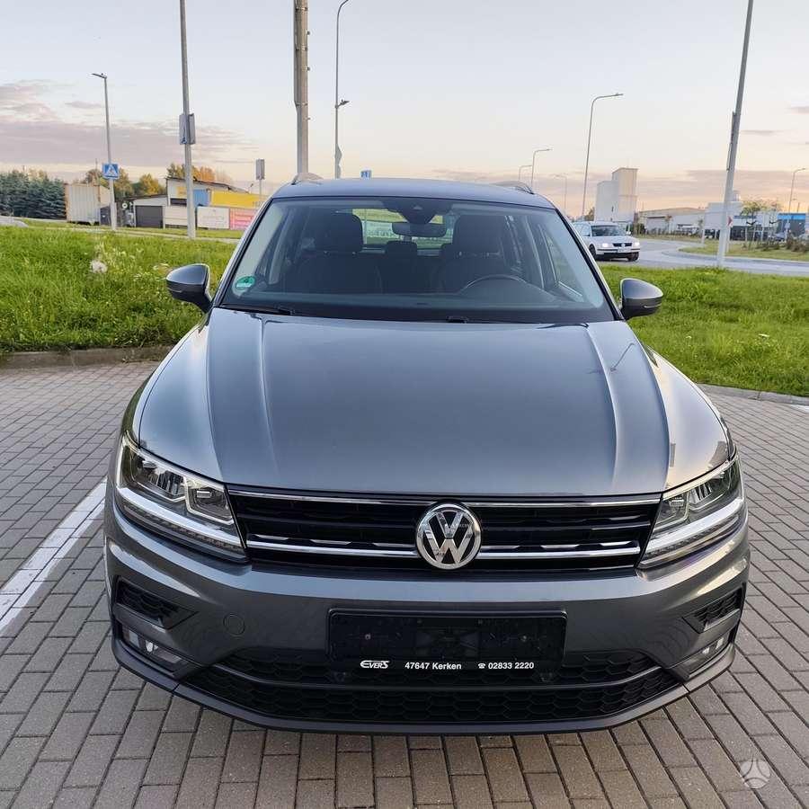 Grey Volkswagen Tiguan 2020 in Utena, with an engine capacity of 1.50 L and mileage of 198 thousand km for 15900 €, photo 3 on AUTOMOTO.COM.LV
