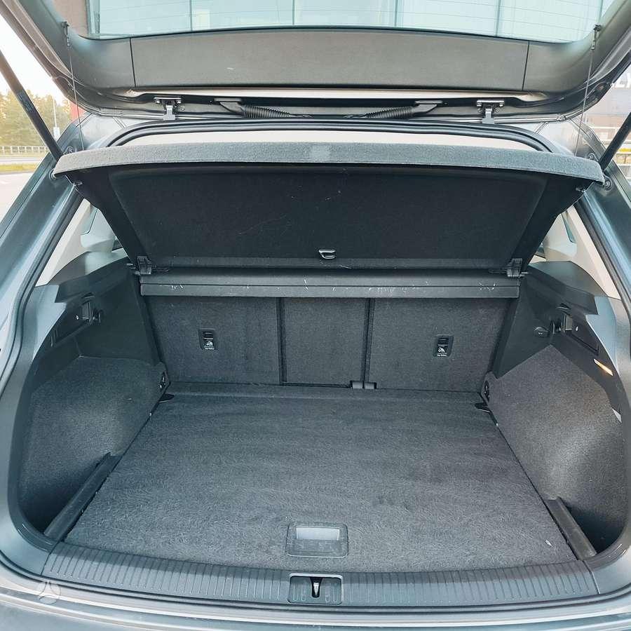Grey Volkswagen Tiguan 2020 in Utena, with an engine capacity of 1.50 L and mileage of 198 thousand km for 15900 €, photo 12 on AUTOMOTO.COM.LV