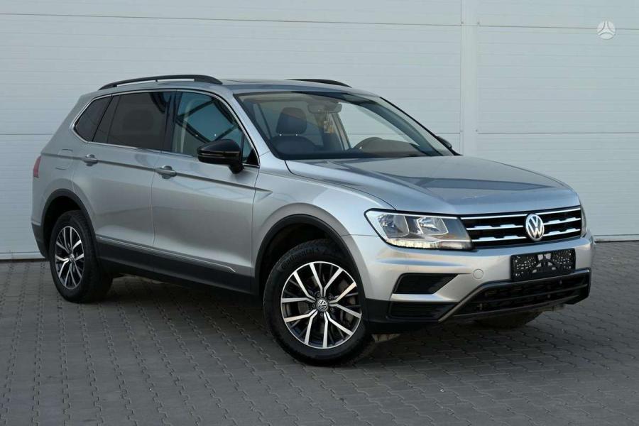 Grey Volkswagen Tiguan 2020 in Kretinga, with an engine capacity of 1.98 L and mileage of 234 thousand km for 16499 €, photo 1 on AUTOMOTO.COM.LV
