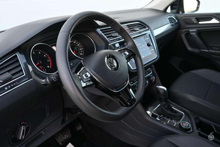 Grey Volkswagen Tiguan 2020 in Kretinga, with an engine capacity of 1.98 L and mileage of 234 thousand km for 16499 €, photo 20 on AUTOMOTO.COM.LV