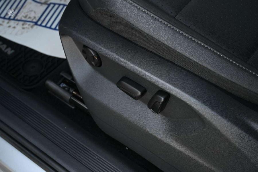 Grey Volkswagen Tiguan 2020 in Kretinga, with an engine capacity of 1.98 L and mileage of 234 thousand km for 16499 €, photo 22 on AUTOMOTO.COM.LV