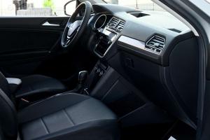 Grey Volkswagen Tiguan 2020 in Kretinga, with an engine capacity of 1.98 L and mileage of 234 thousand km for 16499 €, photo 26 on AUTOMOTO.COM.LV