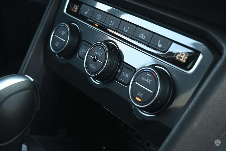Grey Volkswagen Tiguan 2020 in Kretinga, with an engine capacity of 1.98 L and mileage of 234 thousand km for 16499 €, photo 27 on AUTOMOTO.COM.LV
