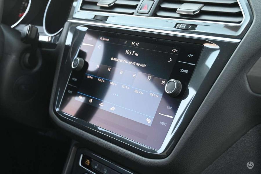 Grey Volkswagen Tiguan 2020 in Kretinga, with an engine capacity of 1.98 L and mileage of 234 thousand km for 16499 €, photo 28 on AUTOMOTO.COM.LV