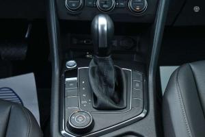Grey Volkswagen Tiguan 2020 in Kretinga, with an engine capacity of 1.98 L and mileage of 234 thousand km for 16499 €, photo 31 on AUTOMOTO.COM.LV