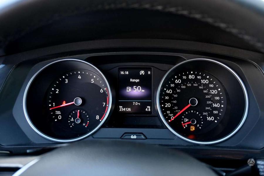 Grey Volkswagen Tiguan 2020 in Kretinga, with an engine capacity of 1.98 L and mileage of 234 thousand km for 16499 €, photo 36 on AUTOMOTO.COM.LV