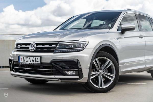 Pelēks Volkswagen Tiguan 2020 Viļņa, ar dzinēja tilpumu 1.98 L un nobraukumu 177 tūkst. km par 19300 €, foto 3 vietnē AUTOMOTO.COM.LV
