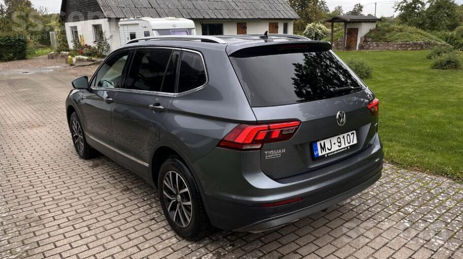 Pelēks Volkswagen Tiguan 2020 Kuldīga, ar dzinēja tilpumu 2.00 L un nobraukumu 110 tūkst. km par 23500 €, foto 5 vietnē AUTOMOTO.COM.LV