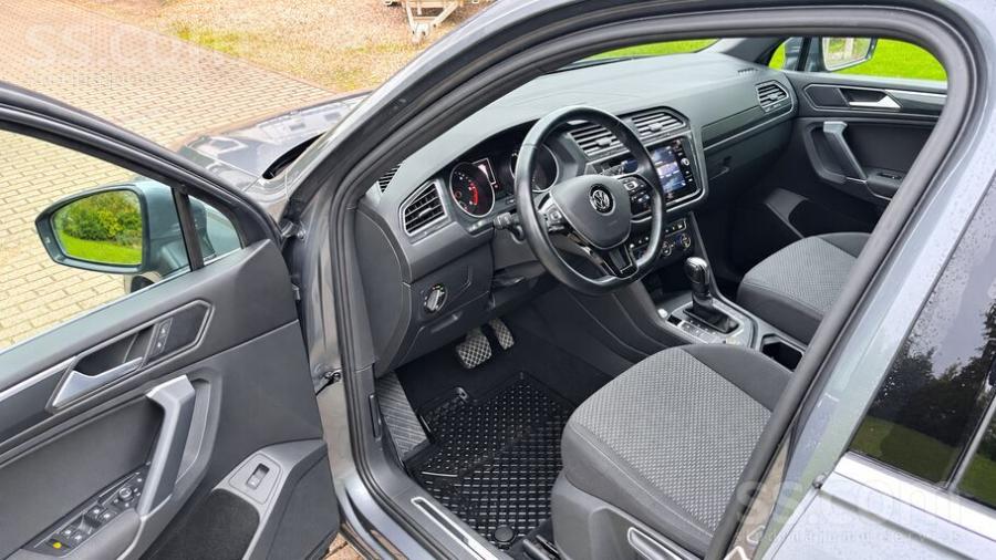 Pelēks Volkswagen Tiguan 2020 Kuldīga, ar dzinēja tilpumu 2.00 L un nobraukumu 110 tūkst. km par 23500 €, foto 6 vietnē AUTOMOTO.COM.LV