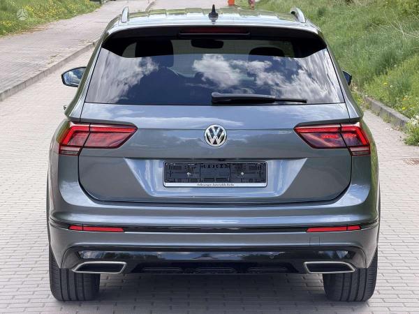 Grey Volkswagen Tiguan 2020 in Vilnius, with an engine capacity of 1.97 L and mileage of 213 thousand km for 21000 €, photo 4 on AUTOMOTO.COM.LV