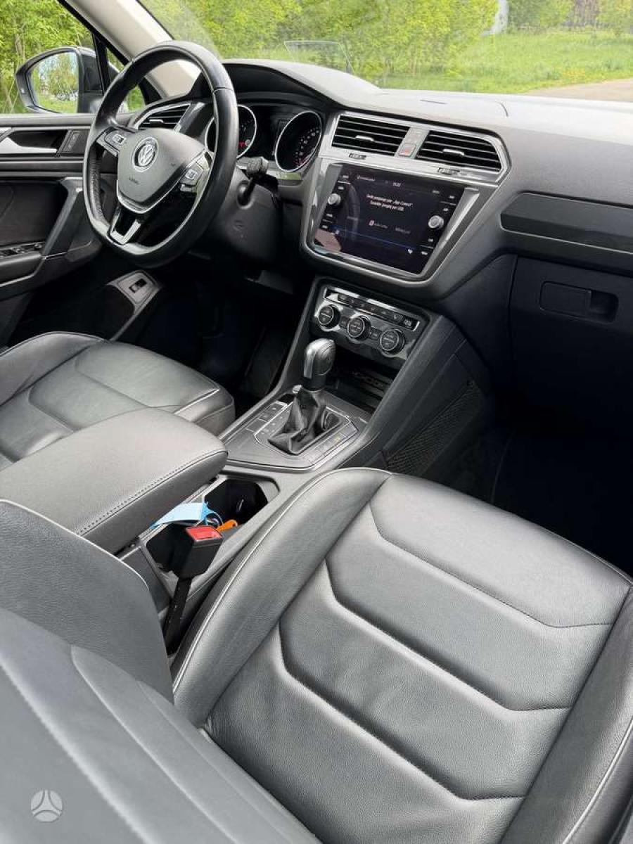 Pelēks Volkswagen Tiguan 2020 Viļņa, ar dzinēja tilpumu 1.97 L un nobraukumu 213 tūkst. km par 21000 €, foto 11 vietnē AUTOMOTO.COM.LV