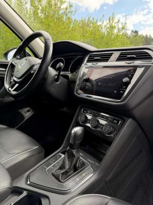 Pelēks Volkswagen Tiguan 2020 Viļņa, ar dzinēja tilpumu 1.97 L un nobraukumu 213 tūkst. km par 21000 €, foto 12 vietnē AUTOMOTO.COM.LV