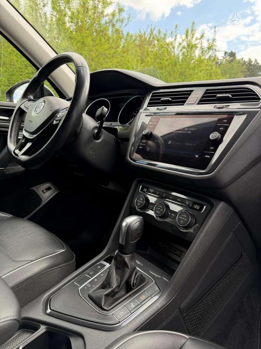 Pelēks Volkswagen Tiguan 2020 Viļņa, ar dzinēja tilpumu 1.97 L un nobraukumu 213 tūkst. km par 21000 €, foto 12 vietnē AUTOMOTO.COM.LV