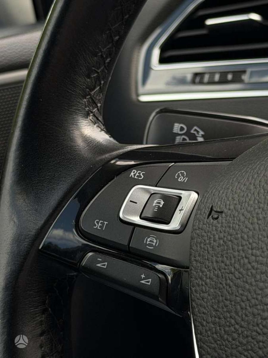 Pelēks Volkswagen Tiguan 2020 Viļņa, ar dzinēja tilpumu 1.97 L un nobraukumu 213 tūkst. km par 21000 €, foto 14 vietnē AUTOMOTO.COM.LV