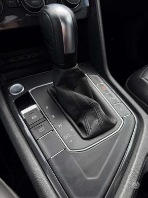 Pelēks Volkswagen Tiguan 2020 Viļņa, ar dzinēja tilpumu 1.97 L un nobraukumu 213 tūkst. km par 21000 €, foto 22 vietnē AUTOMOTO.COM.LV