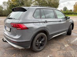 Grey Volkswagen Tiguan 2020 in Riga, with an engine capacity of 2.00 L and mileage of 201 thousand km for 19900 €, photo 4 on AUTOMOTO.COM.LV