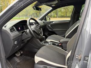 Grey Volkswagen Tiguan 2020 in Riga, with an engine capacity of 2.00 L and mileage of 201 thousand km for 19900 €, photo 7 on AUTOMOTO.COM.LV