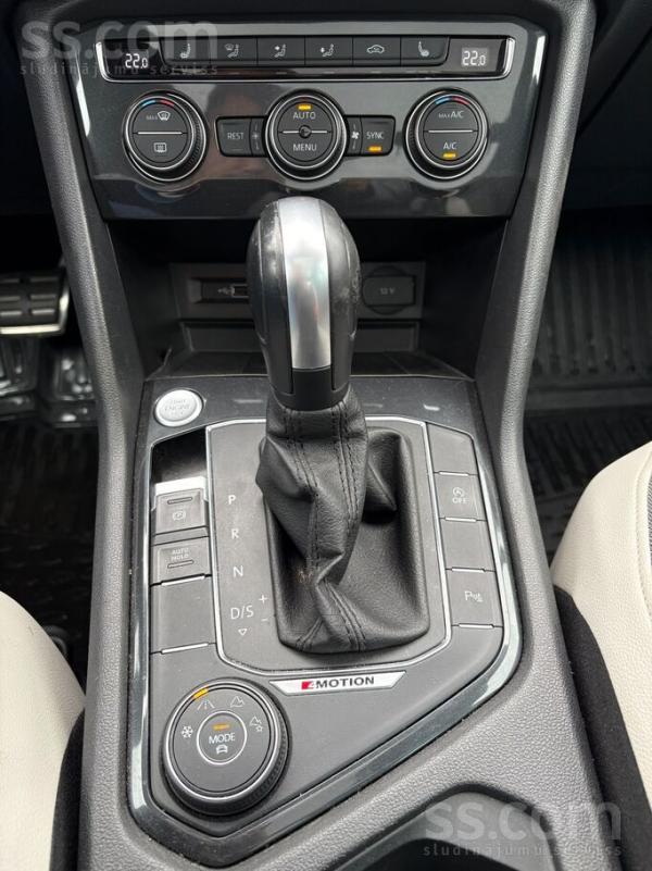 Pelēks Volkswagen Tiguan 2020 Rīga, ar dzinēja tilpumu 2.00 L un nobraukumu 201 tūkst. km par 19900 €, foto 9 vietnē AUTOMOTO.COM.LV