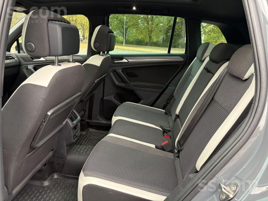 Grey Volkswagen Tiguan 2020 in Riga, with an engine capacity of 2.00 L and mileage of 201 thousand km for 19900 €, photo 10 on AUTOMOTO.COM.LV