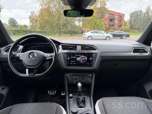 Grey Volkswagen Tiguan 2020 in Riga, with an engine capacity of 2.00 L and mileage of 201 thousand km for 19900 €, photo 11 on AUTOMOTO.COM.LV