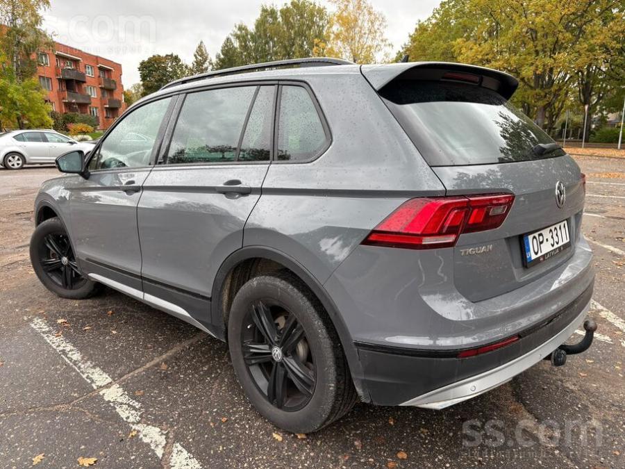 Grey Volkswagen Tiguan 2020 in Riga, with an engine capacity of 2.00 L and mileage of 201 thousand km for 19900 €, photo 15 on AUTOMOTO.COM.LV
