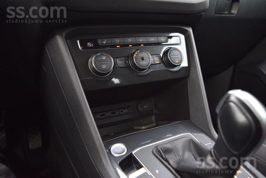Pelēks Volkswagen Tiguan 2020 Rīga, ar dzinēja tilpumu 2.00 L un nobraukumu 128 tūkst. km par 20900 €, foto 7 vietnē AUTOMOTO.COM.LV