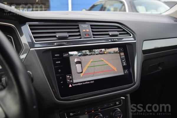Grey Volkswagen Tiguan 2020 in Riga, with an engine capacity of 2.00 L and mileage of 128 thousand km for 21400 €, photo 8 on AUTOMOTO.COM.LV