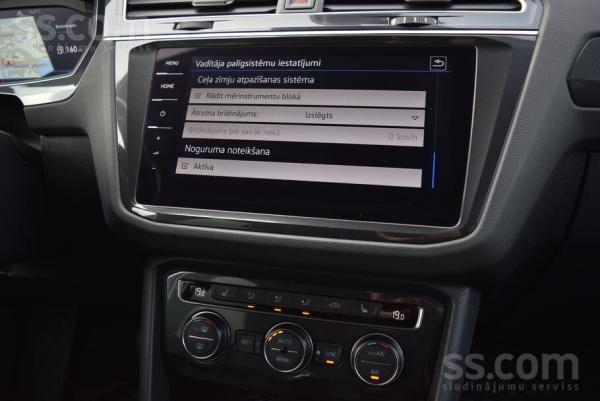 Grey Volkswagen Tiguan 2020 in Riga, with an engine capacity of 2.00 L and mileage of 128 thousand km for 21400 €, photo 10 on AUTOMOTO.COM.LV