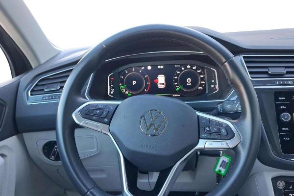 Grey Volkswagen Tiguan 2021 in Klaipeda, with an engine capacity of 1.50 L and mileage of 36 thousand km for 26000 €, photo 11 on AUTOMOTO.COM.LV