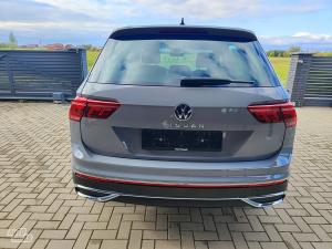 Grey Volkswagen Tiguan 2021 in Kaunas, with an engine capacity of 1.50 L and mileage of 140 thousand km for 19900 €, photo 8 on AUTOMOTO.COM.LV