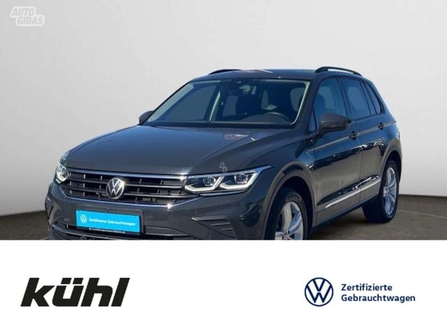 Grey Volkswagen Tiguan 2021 in Kaunas, with an engine capacity of 2.00 L and mileage of 73 thousand km for 33209 €, photo 1 on AUTOMOTO.COM.LV