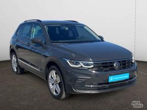 Grey Volkswagen Tiguan 2021 in Kaunas, with an engine capacity of 2.00 L and mileage of 73 thousand km for 33209 €, photo 7 on AUTOMOTO.COM.LV