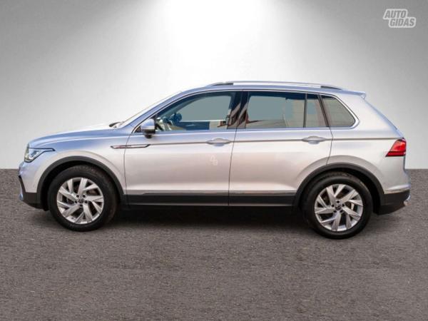 Grey Volkswagen Tiguan 2021 in Kaunas, with an engine capacity of 2.00 L and mileage of 96 thousand km for 30527 €, photo 3 on AUTOMOTO.COM.LV