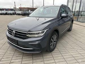 Grey Volkswagen Tiguan 2021 in Kaunas, with an engine capacity of 1.50 L and mileage of 201 thousand km for 20500 €, photo  on AUTOMOTO.COM.LV