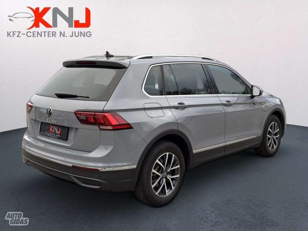 Grey Volkswagen Tiguan 2021 in Kaunas, with an engine capacity of 1.50 L and mileage of 65 thousand km for 26830 €, photo 3 on AUTOMOTO.COM.LV