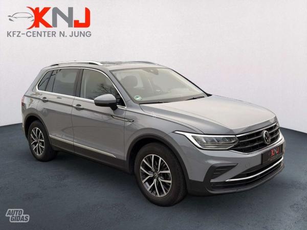 Grey Volkswagen Tiguan 2021 in Kaunas, with an engine capacity of 1.50 L and mileage of 65 thousand km for 26830 €, photo 4 on AUTOMOTO.COM.LV