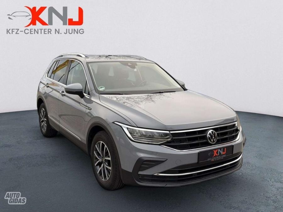 Pelēks Volkswagen Tiguan 2021 Kauņa, ar dzinēja tilpumu 1.50 L un nobraukumu 65 tūkst. km par 26830 €, foto 5 vietnē AUTOMOTO.COM.LV