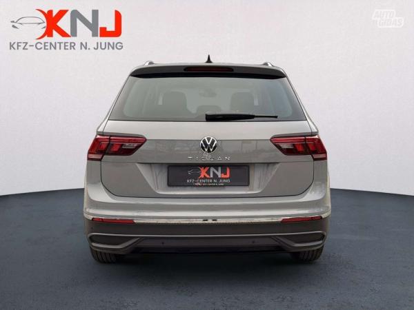Grey Volkswagen Tiguan 2021 in Kaunas, with an engine capacity of 1.50 L and mileage of 65 thousand km for 26830 €, photo 7 on AUTOMOTO.COM.LV