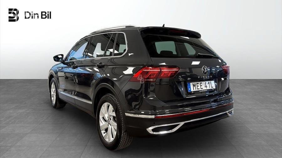 Grey Volkswagen Tiguan 2021 in Kaunas, with an engine capacity of 0.00 L and mileage of 77 thousand km for 35203 €, photo 3 on AUTOMOTO.COM.LV