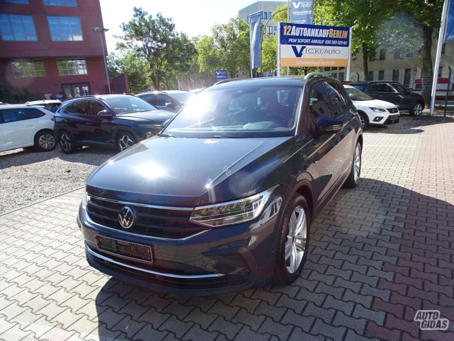 Pelēks Volkswagen Tiguan 2021 Kauņa, ar dzinēja tilpumu 2.00 L un nobraukumu 85 tūkst. km par 31019 €, foto 1 vietnē AUTOMOTO.COM.LV