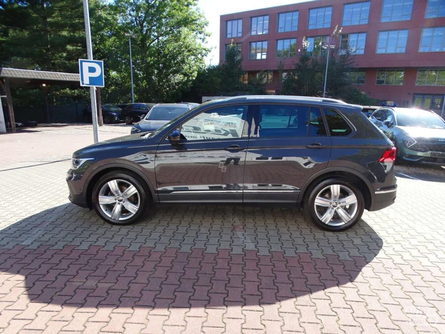 Pelēks Volkswagen Tiguan 2021 Kauņa, ar dzinēja tilpumu 2.00 L un nobraukumu 85 tūkst. km par 31019 €, foto 3 vietnē AUTOMOTO.COM.LV