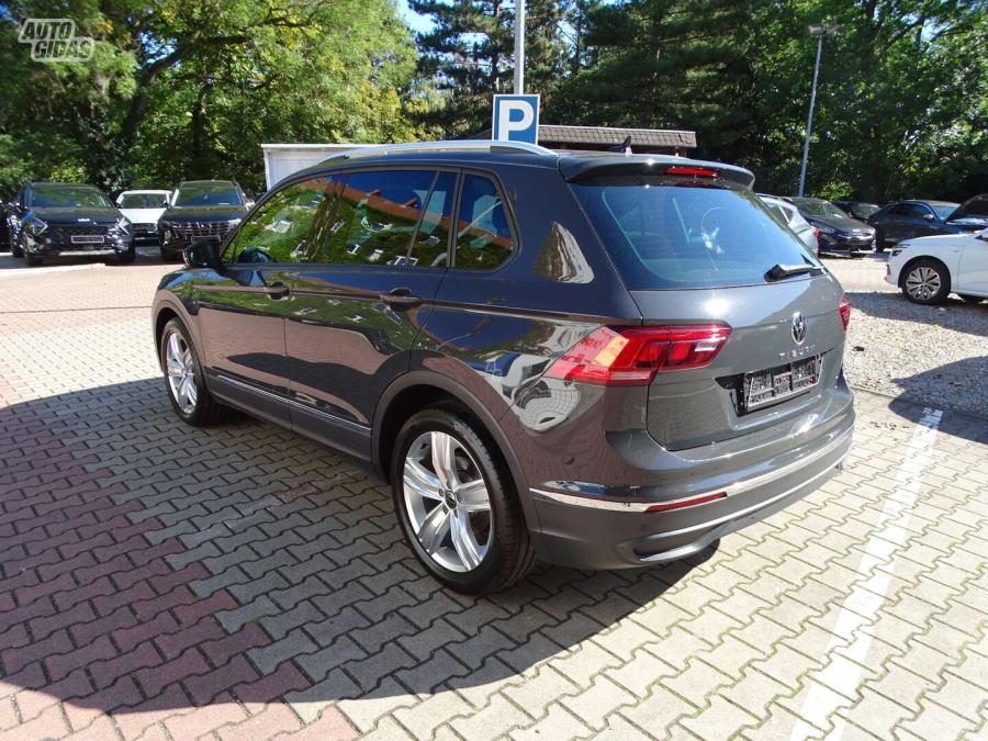 Pelēks Volkswagen Tiguan 2021 Kauņa, ar dzinēja tilpumu 2.00 L un nobraukumu 85 tūkst. km par 31019 €, foto 4 vietnē AUTOMOTO.COM.LV