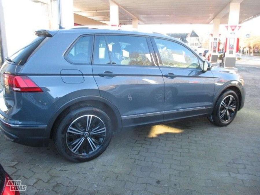 Pelēks Volkswagen Tiguan 2021 Kauņa, ar dzinēja tilpumu 2.00 L un nobraukumu 88 tūkst. km par 26499 €, foto 6 vietnē AUTOMOTO.COM.LV