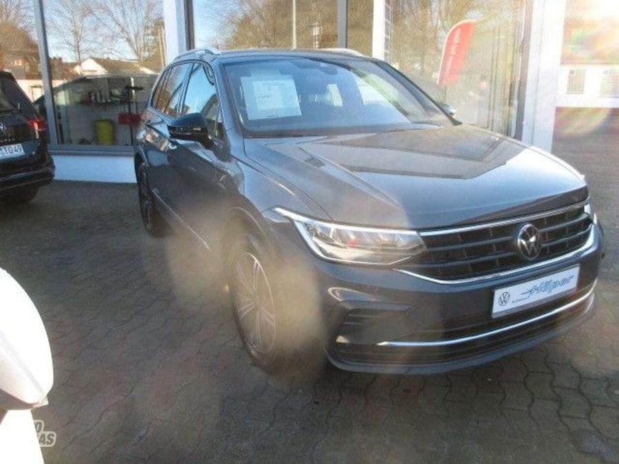 Pelēks Volkswagen Tiguan 2021 Kauņa, ar dzinēja tilpumu 2.00 L un nobraukumu 88 tūkst. km par 26499 €, foto 7 vietnē AUTOMOTO.COM.LV
